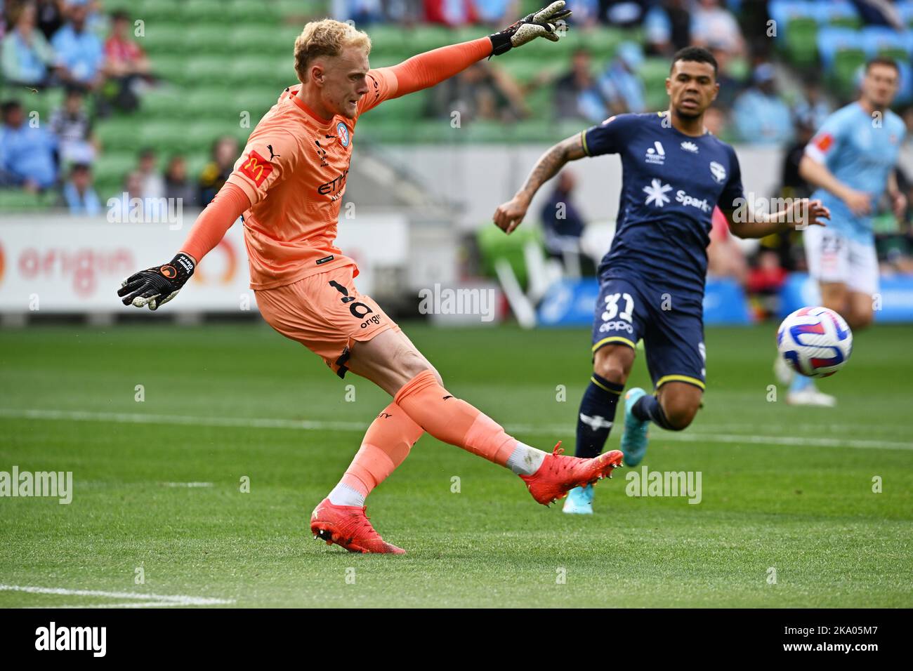 Thomas glover kicking ball hi-res stock photography and images - Alamy