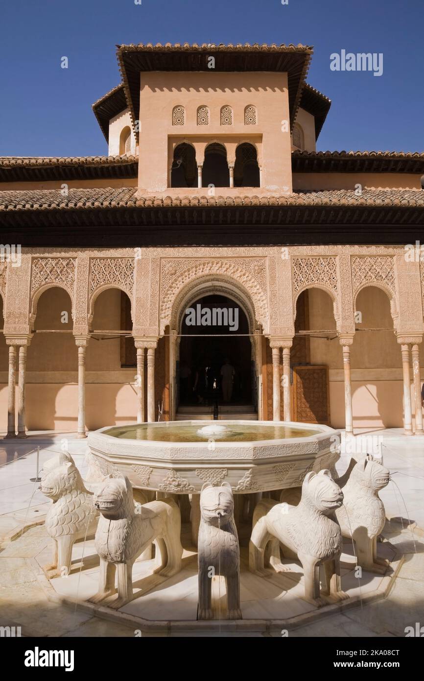 Moorish architecture water fountain hi-res stock photography and images ...
