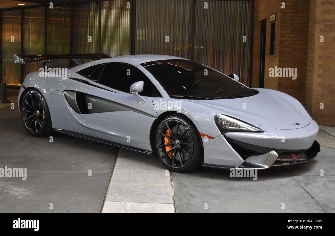 Blue mclaren car hi-res stock photography and images - Alamy
