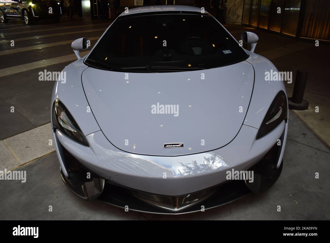 Blue mclaren car hi-res stock photography and images - Alamy