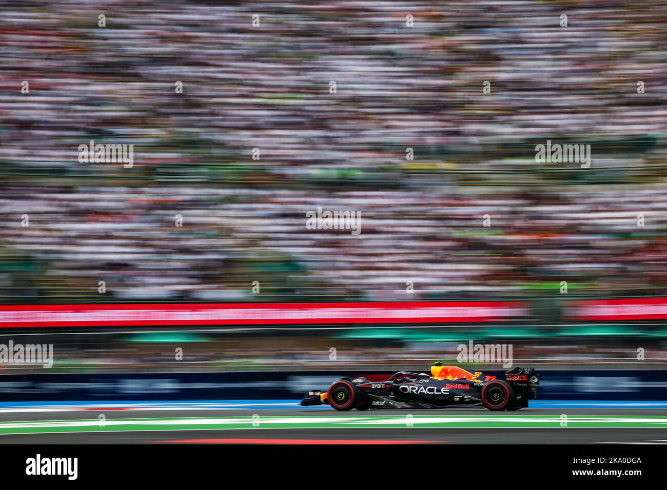 11 PEREZ Sergio (mex), Red Bull Racing RB18, action during the Formula 1 Grand Premio de la ...