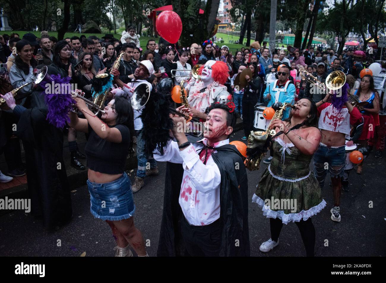 Marcha de zombies hi-res stock photography and images - Alamy