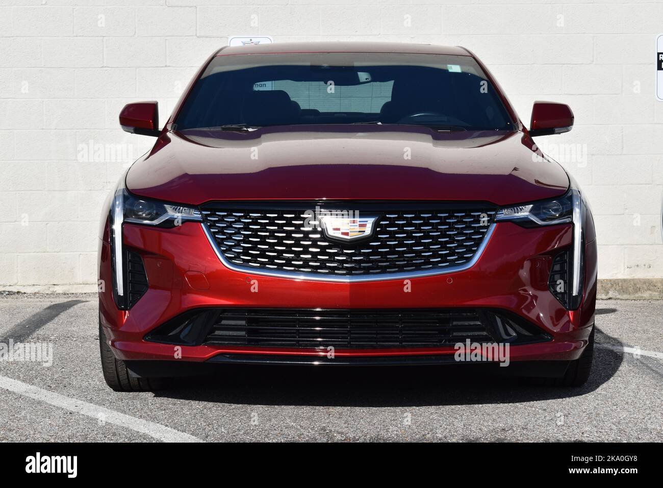 Red cadillac dealership hi-res stock photography and images - Alamy