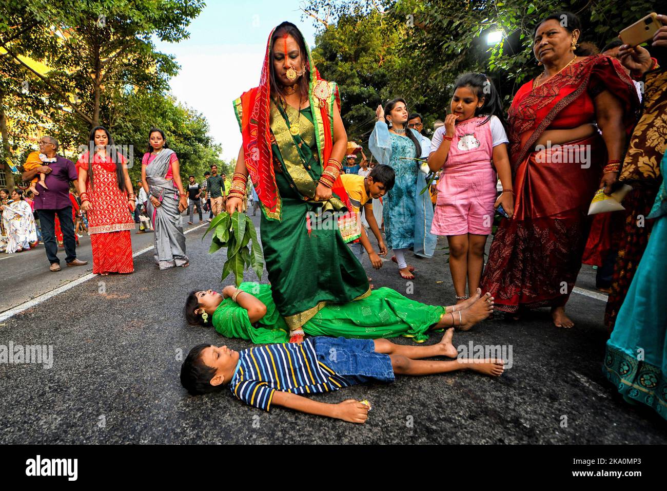Kolkata, India. 30th Oct, 2022. Hindu devotees perform Dandi Ritual ...