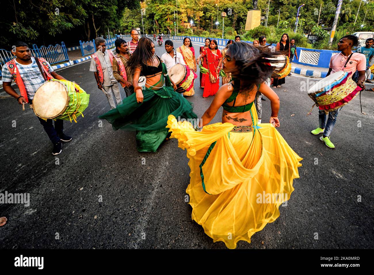 Kolkata, India. 30th Oct, 2022. Transgender woman dances during the ...