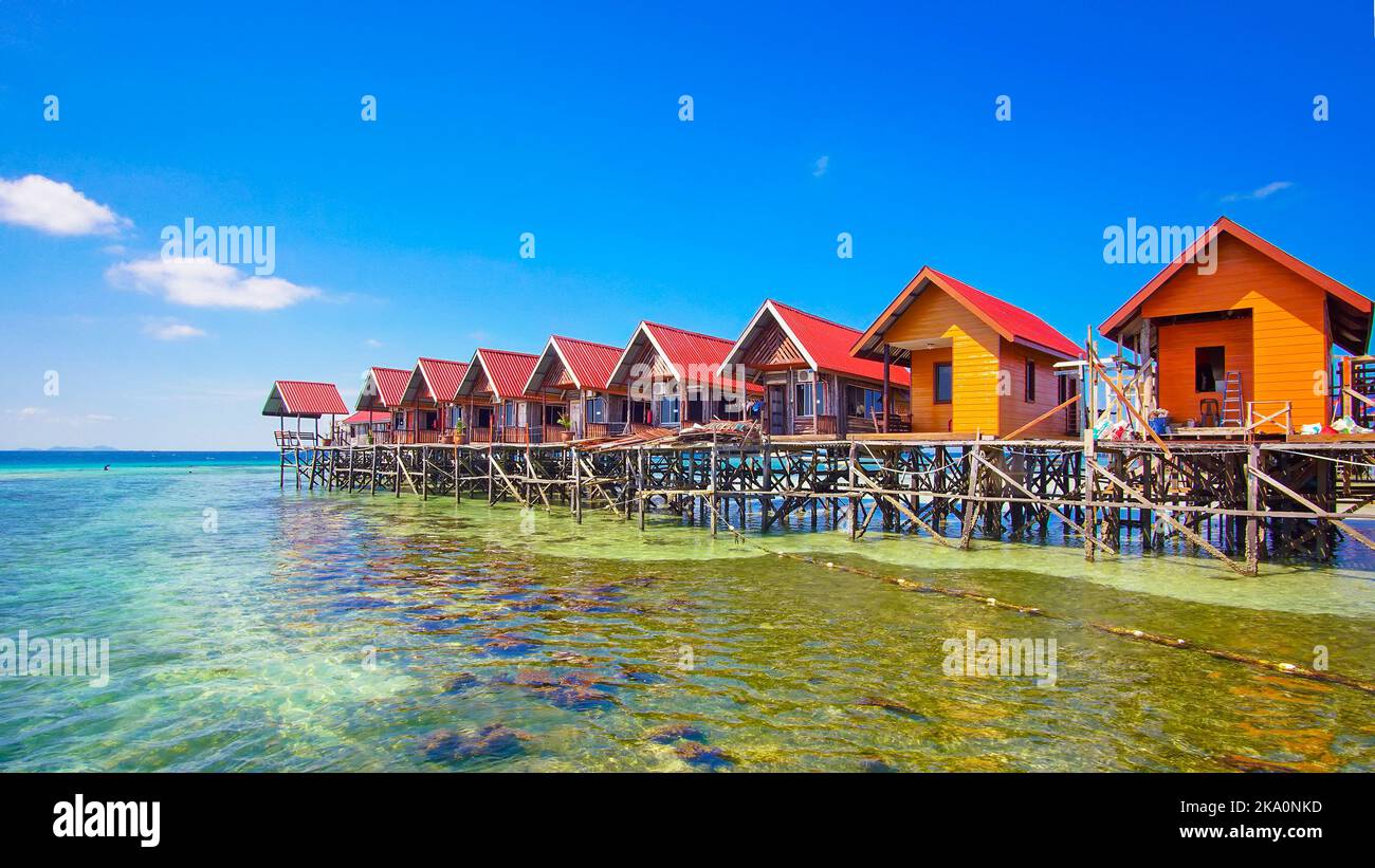 Beautiful Floating Budget Resort at Mabul Island Stock Photo - Alamy