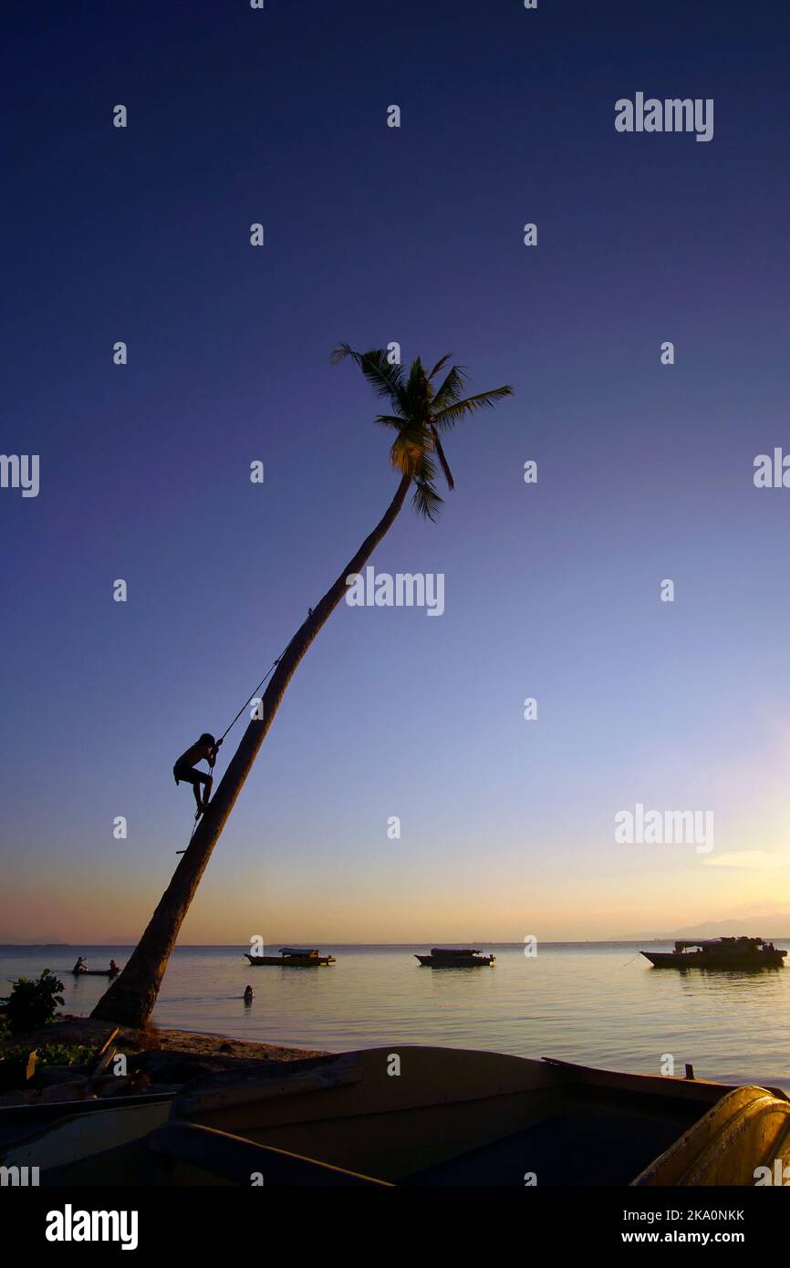 Bajau laut beach hi-res stock photography and images - Alamy