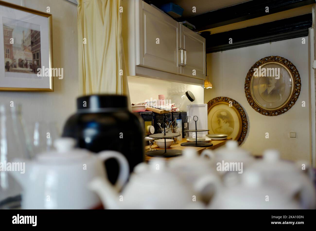 Tea tasting house hi-res stock photography and images - Alamy