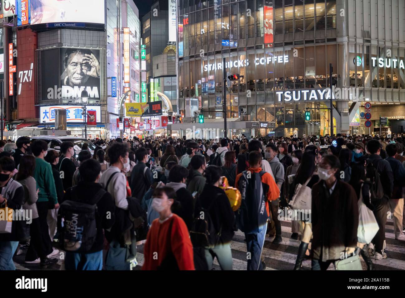 Tokyo, Japan. 30th Oct, 2022. Crowds gathered at the Shibuya Scramble ...
