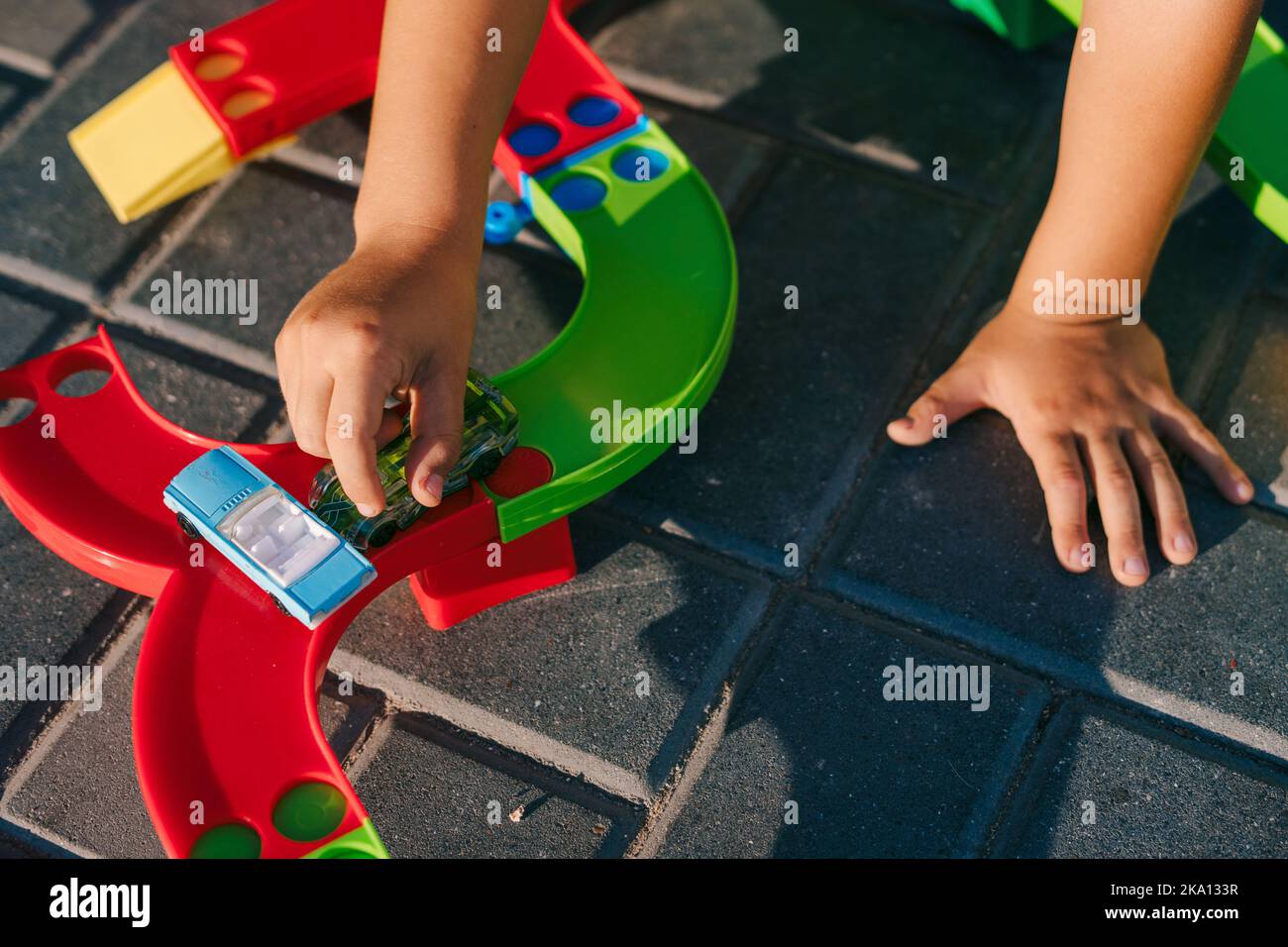 Car up on blocks hi-res stock photography and images - Alamy
