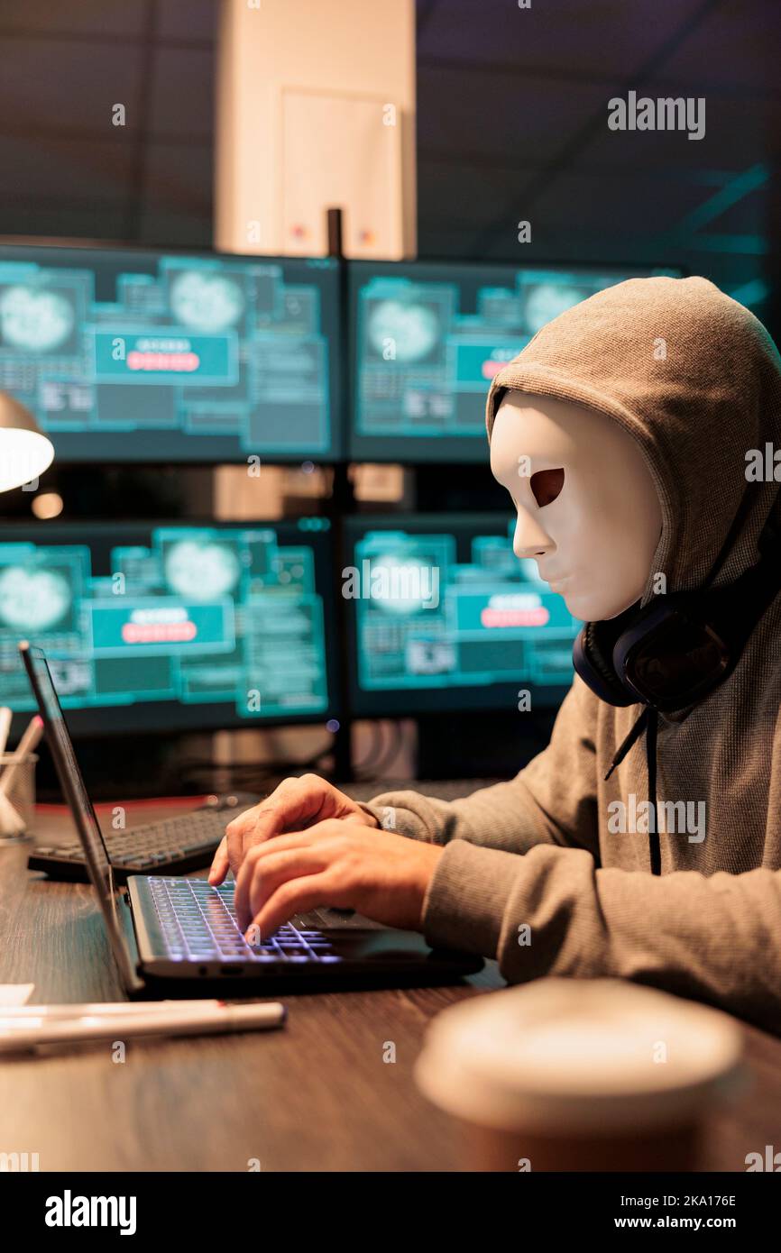 Virus scammer hi-res stock photography and images - Alamy