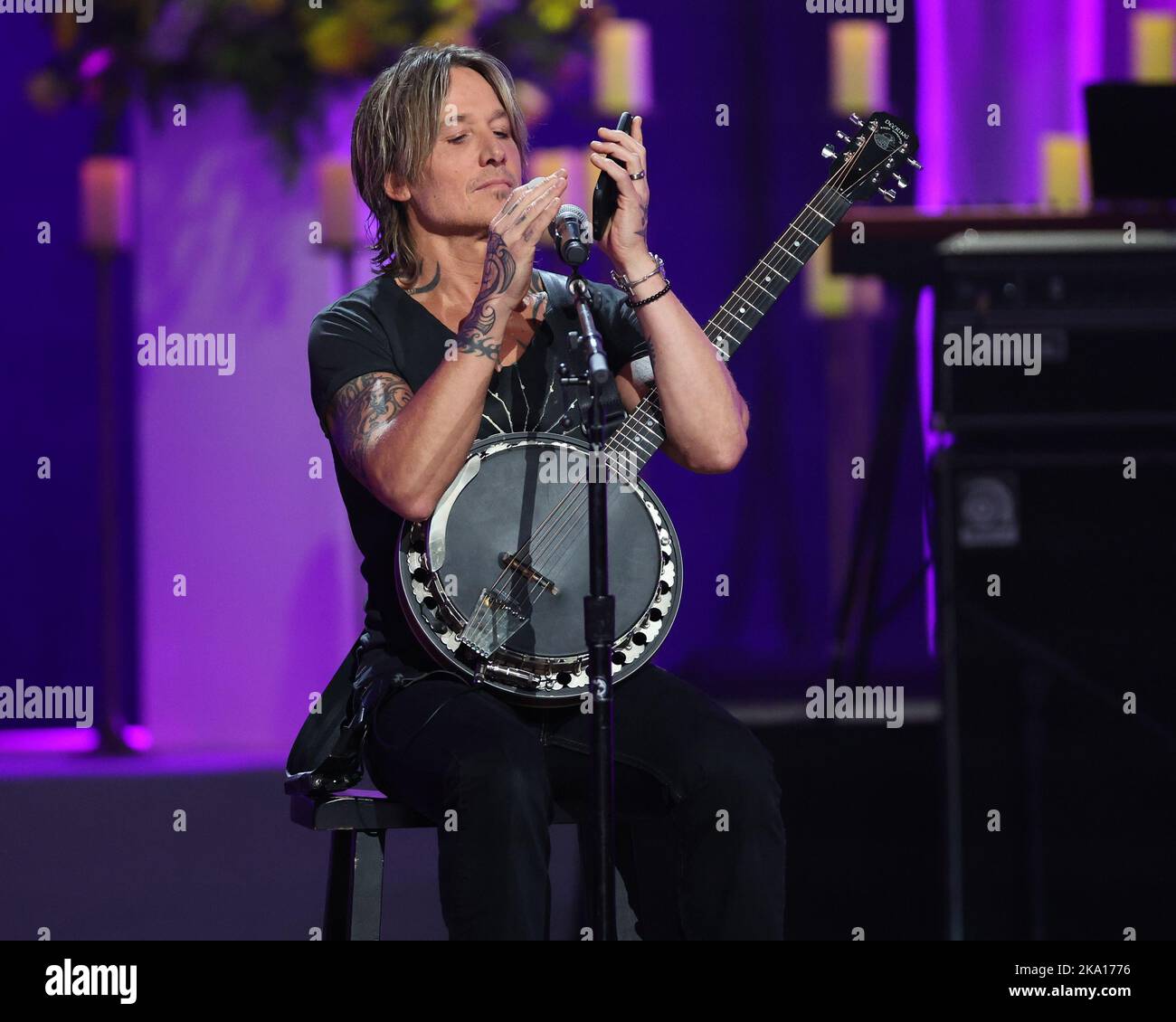Keith Urban at the Coal Miner’s Daughter - A Celebration of the Life ...