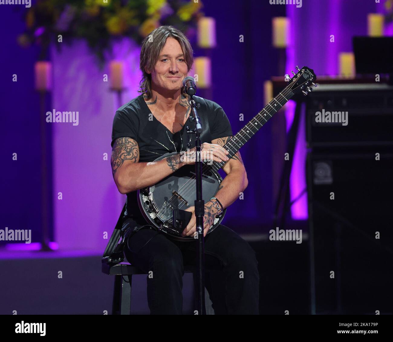 Keith Urban at the Coal Miner’s Daughter - A Celebration of the Life ...