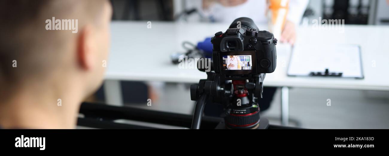 Videographer interview hi-res stock photography and images - Alamy