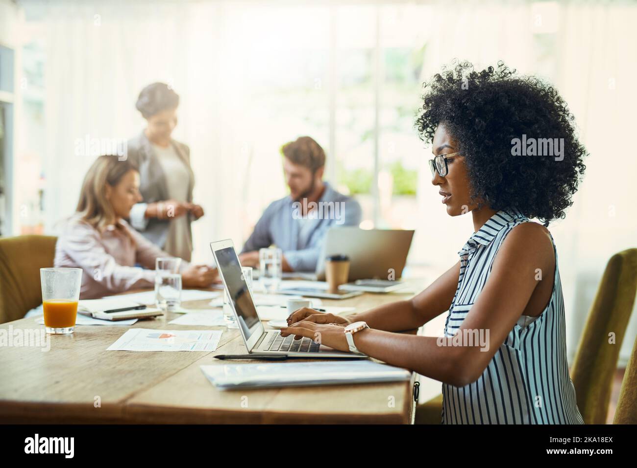 Modern office interior people work hi-res stock photography and images ...
