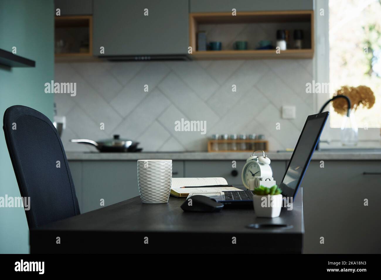 Kitchen home office hi-res stock photography and images - Alamy