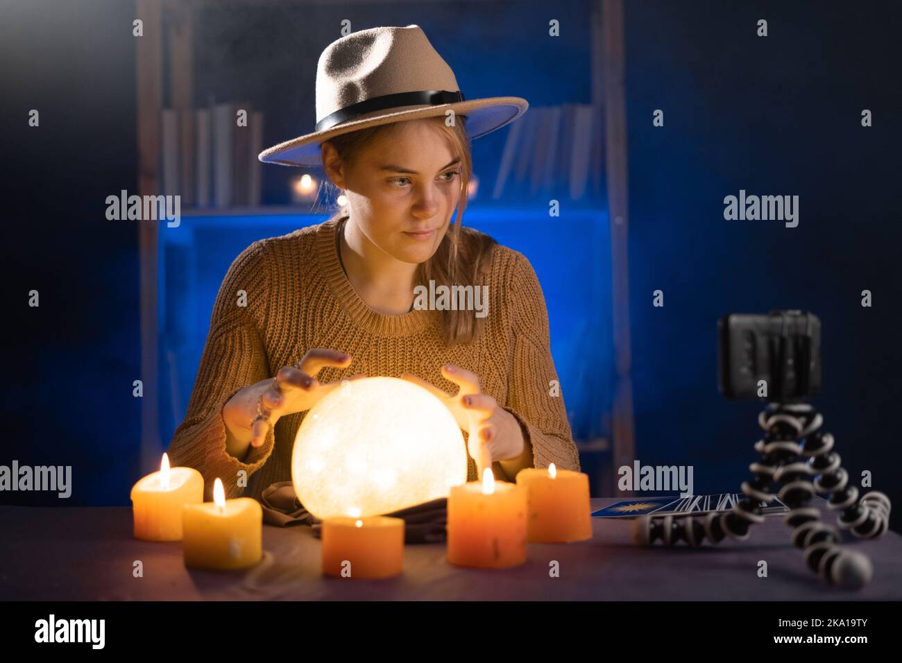 Crystal ball reading hi-res stock photography and images - Alamy