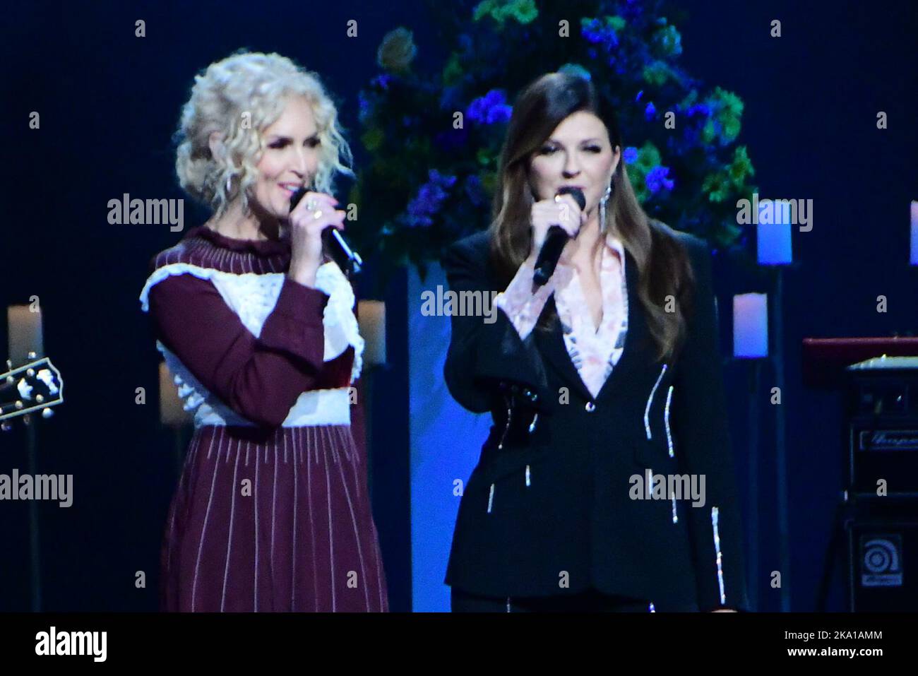 30 October 2022 - Nashville, Tennessee - Karen Fairchild, Kimberly ...