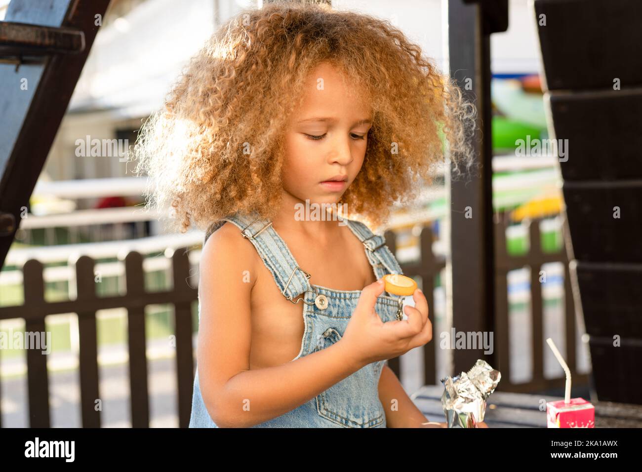 Snacks for kid when playing and exercising until her are hungry. Yummy ...