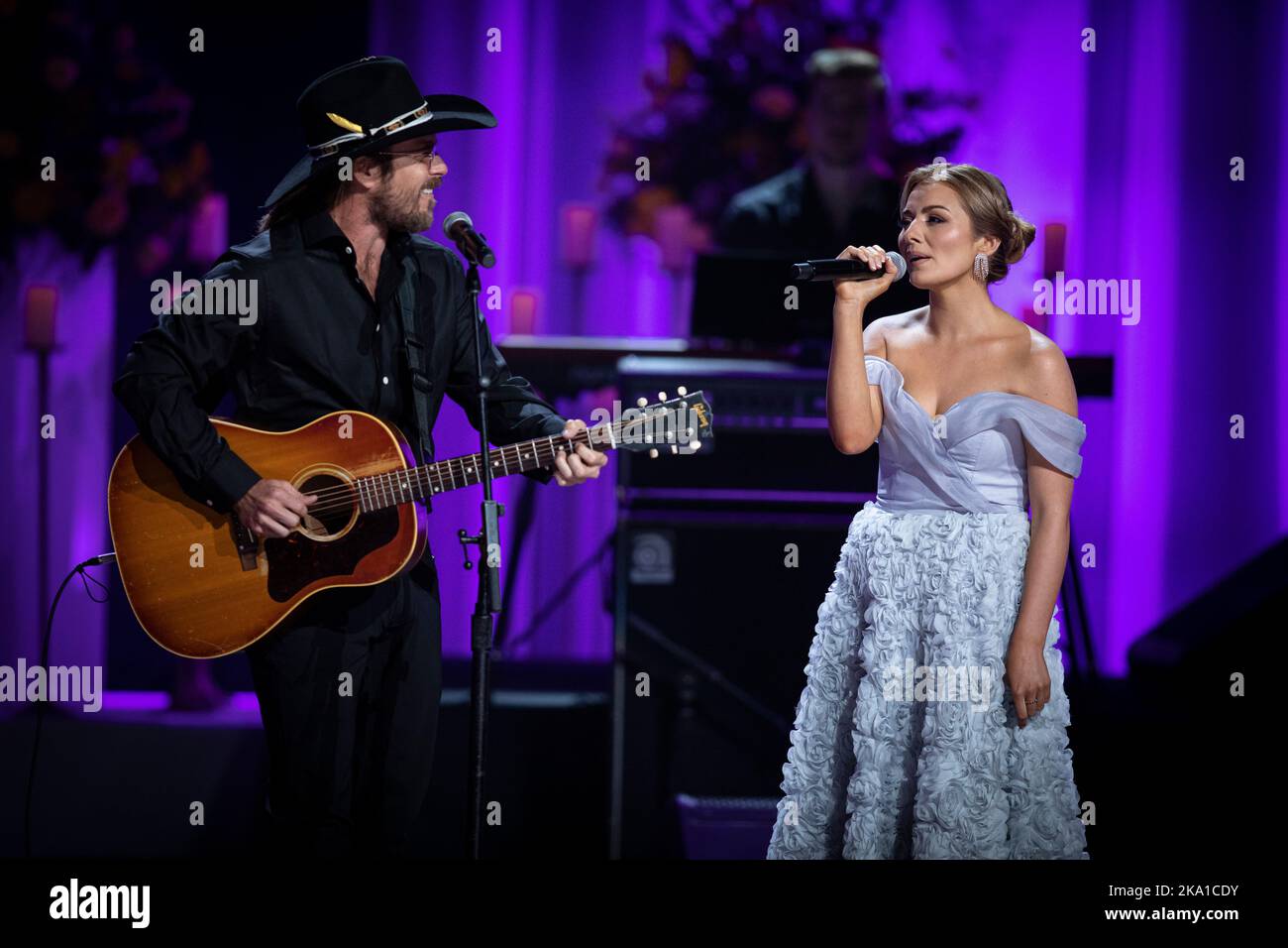 Lukas nelson hi-res stock photography and images - Alamy