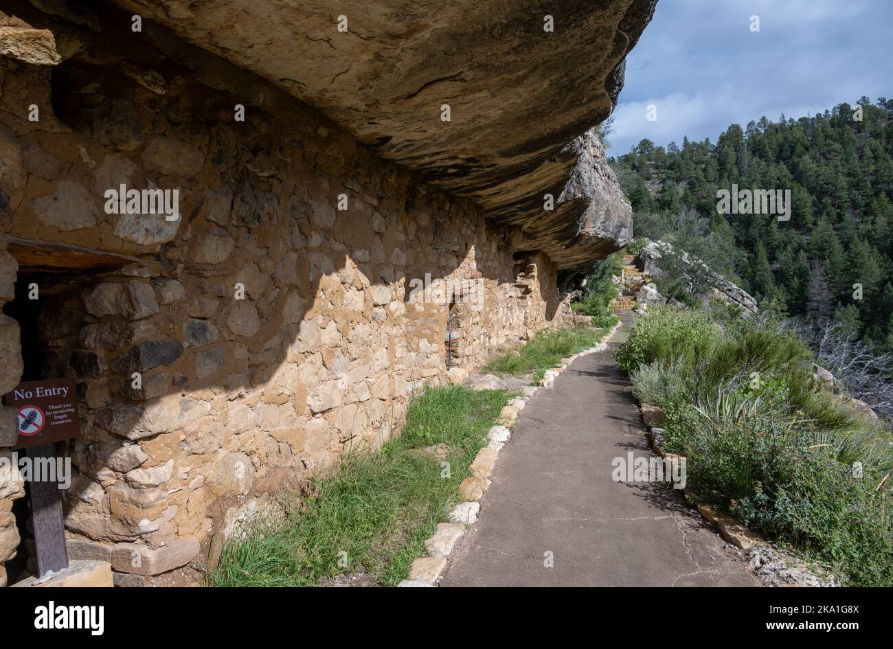 Ancient Native American Sinagua ruins from Walnut Canyon National Park ...