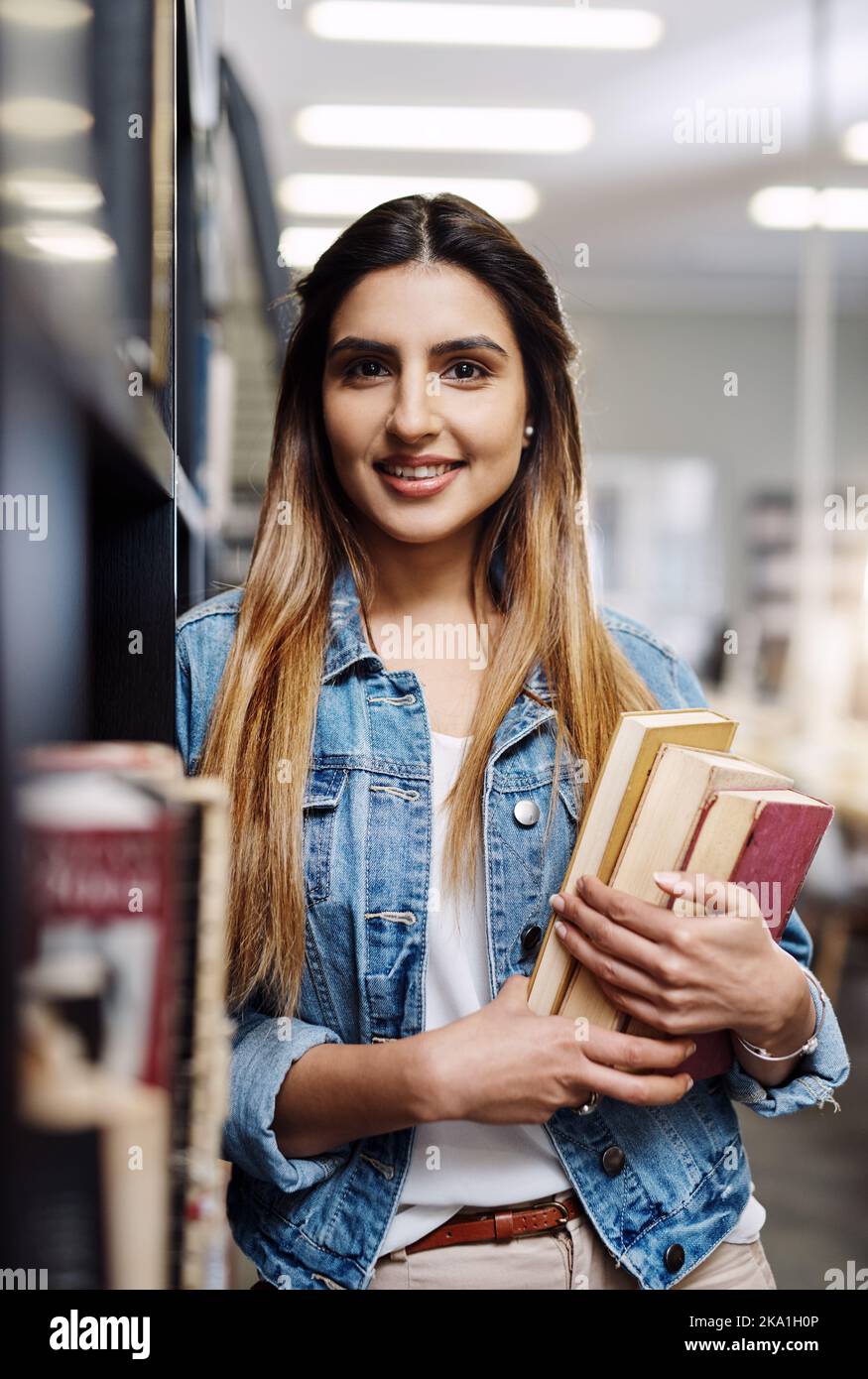 Average looking woman hi-res stock photography and images - Alamy