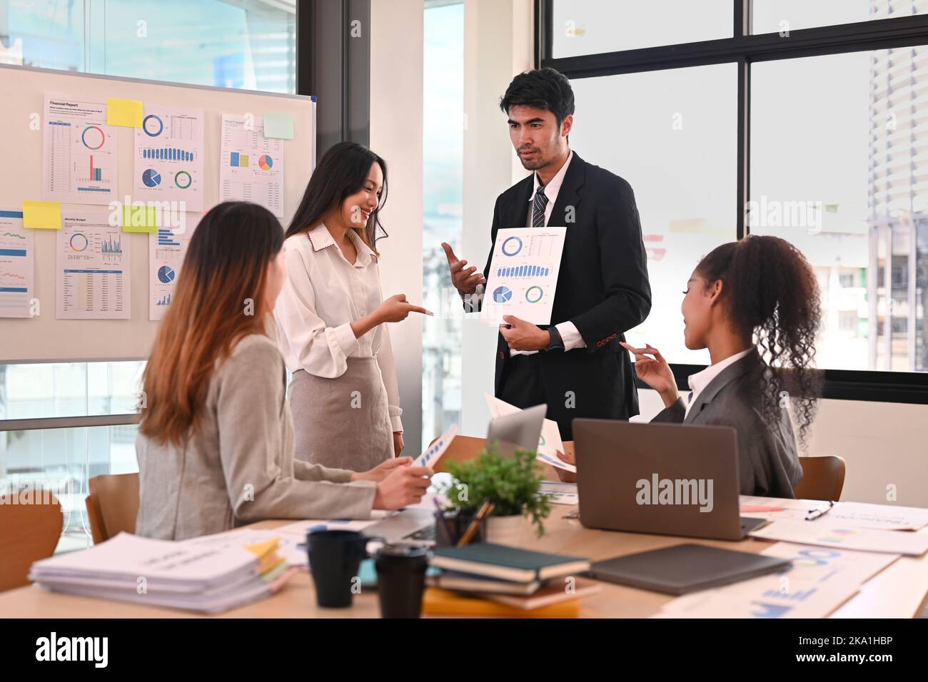Managers and employees team meeting hi-res stock photography and images ...