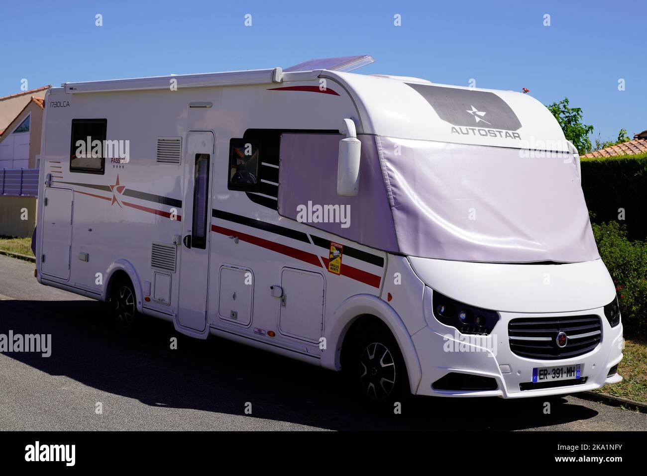 Bordeaux , Aquitaine France - 09 27 2022 : Autostar logo brand and text ...