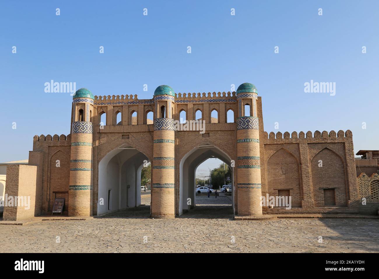 Qosha Darvoza (Twin Gate), Zargarlar Street, Dishon Kala (Outer ...