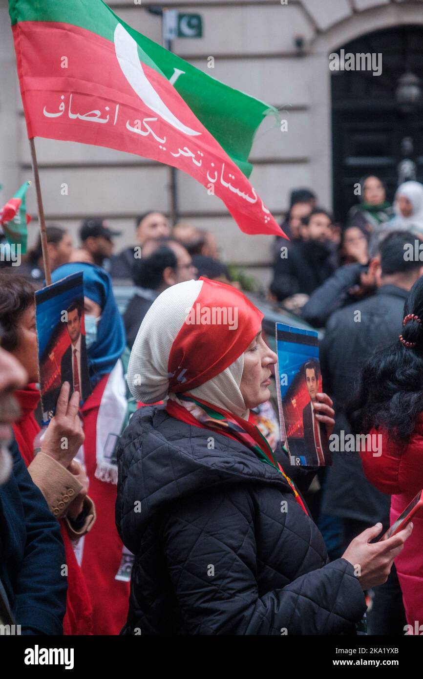 Supporters of Pakistan Tehreek-e-Insaf arrive at Avenfield House where ...
