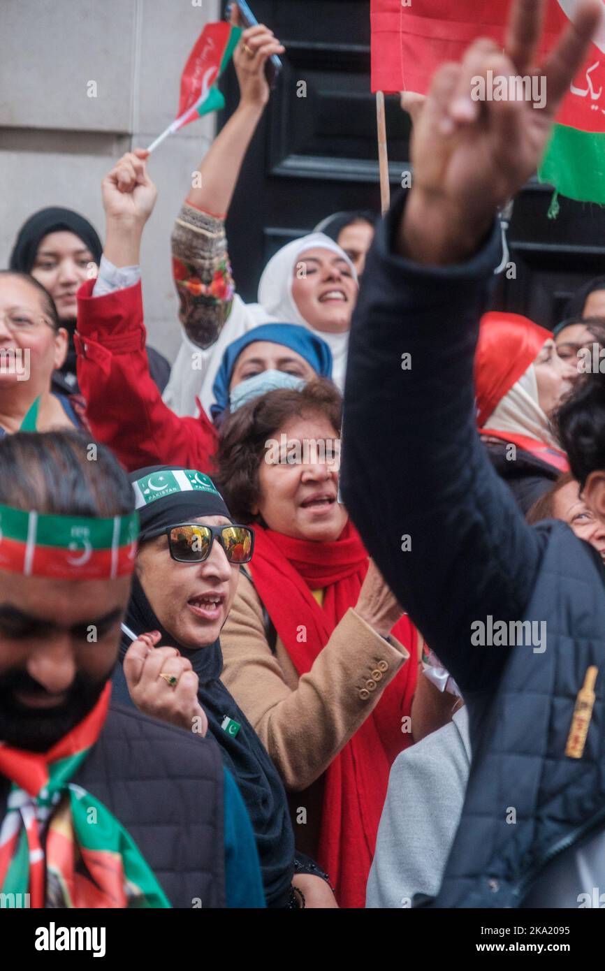 Supporters of Pakistan Tehreek-e-Insaf arrive at Avenfield House where ...
