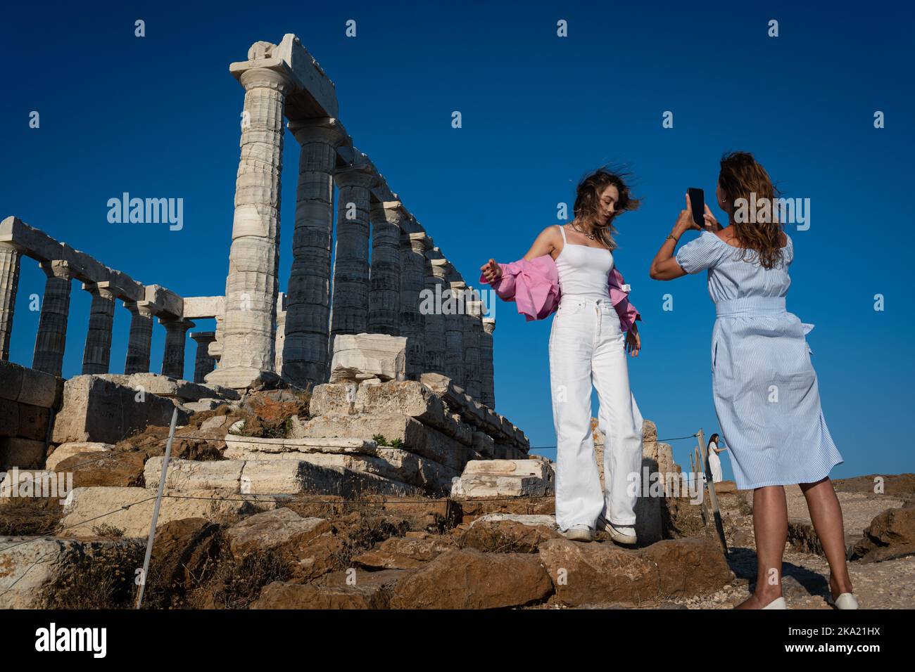 Ancient temple of poseidon hi-res stock photography and images - Alamy