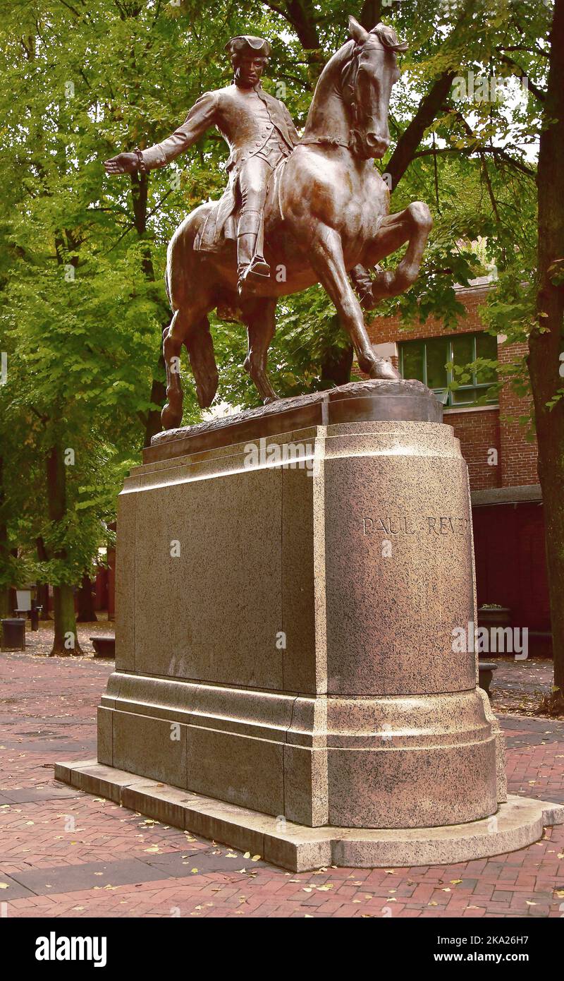 Statue of paul revere hi-res stock photography and images - Alamy