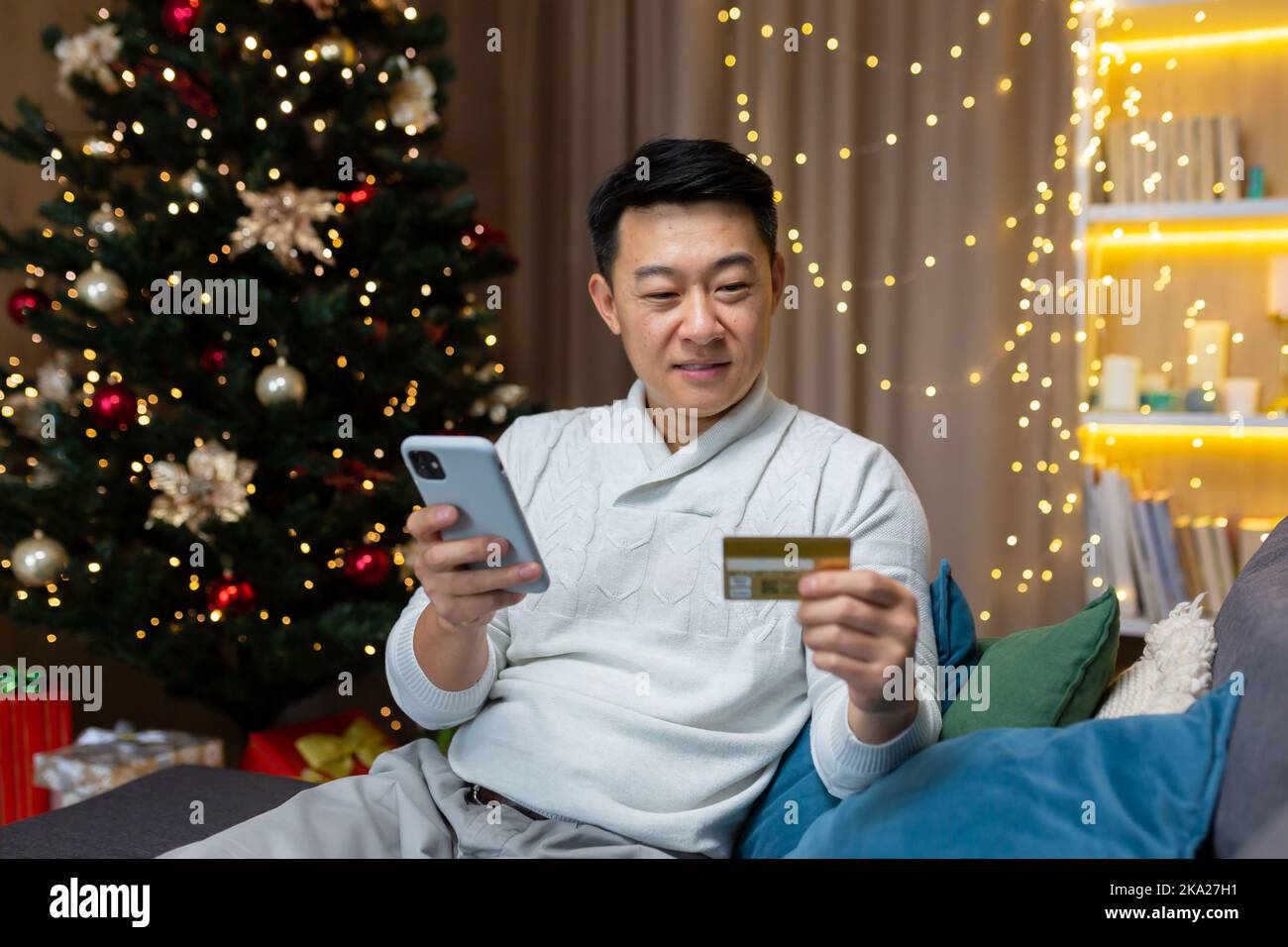 New year online shopping hi-res stock photography and images - Alamy