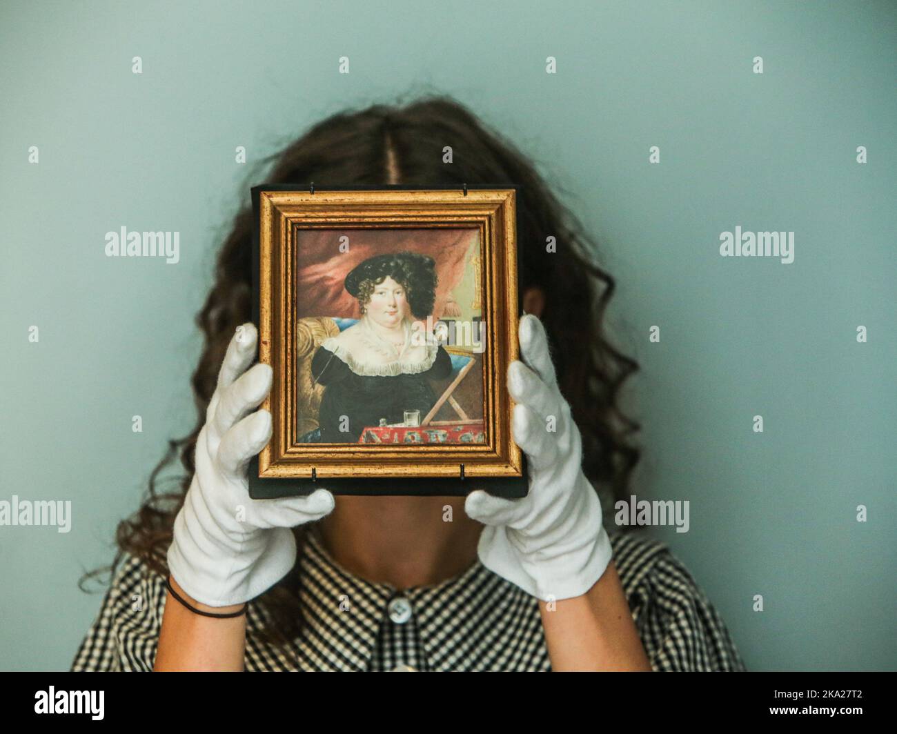 Without hands sara biffin exhibition hi-res stock photography and ...