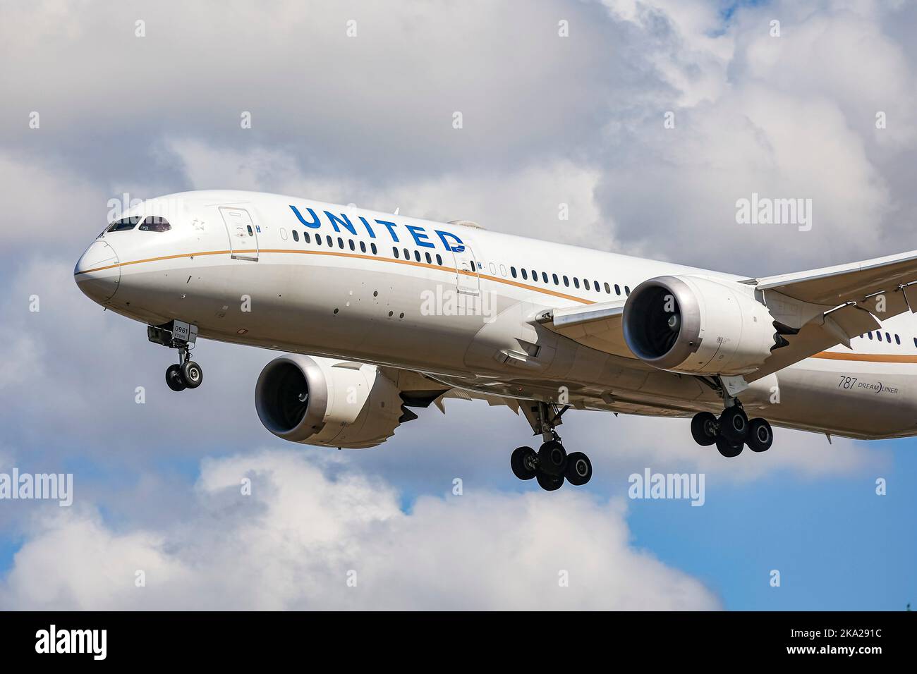 London, UK. 26th Aug, 2022. United Airlines Boeing 787 Dreamliner ...