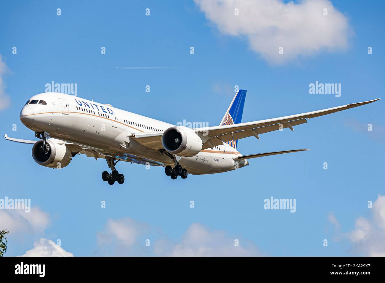 London, UK. 24th Aug, 2022. United Airlines Boeing 787 Dreamliner ...