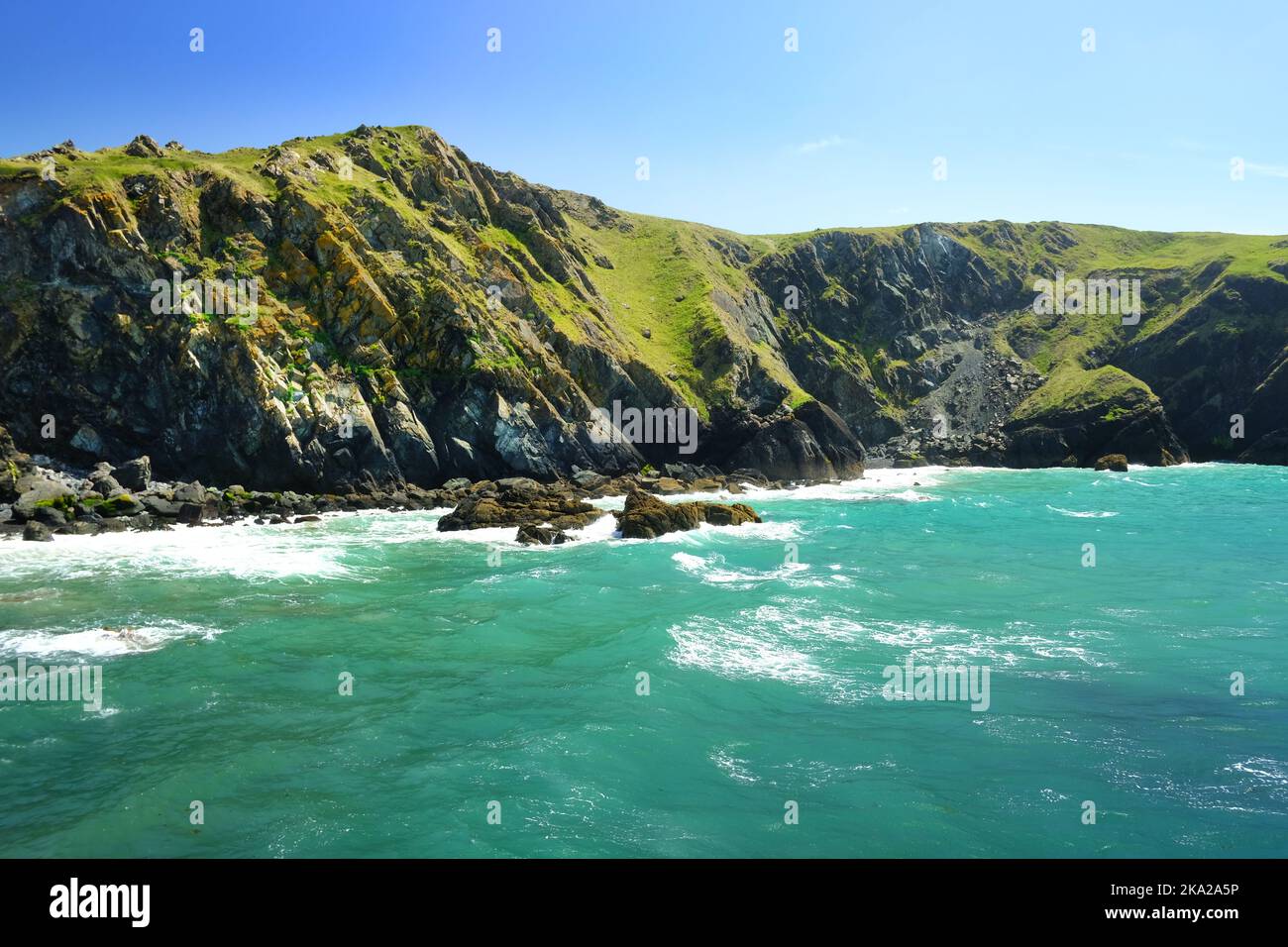 Rugged cliffs at Mullion Cove on the Lizard Peninsula, Cornwall, UK ...