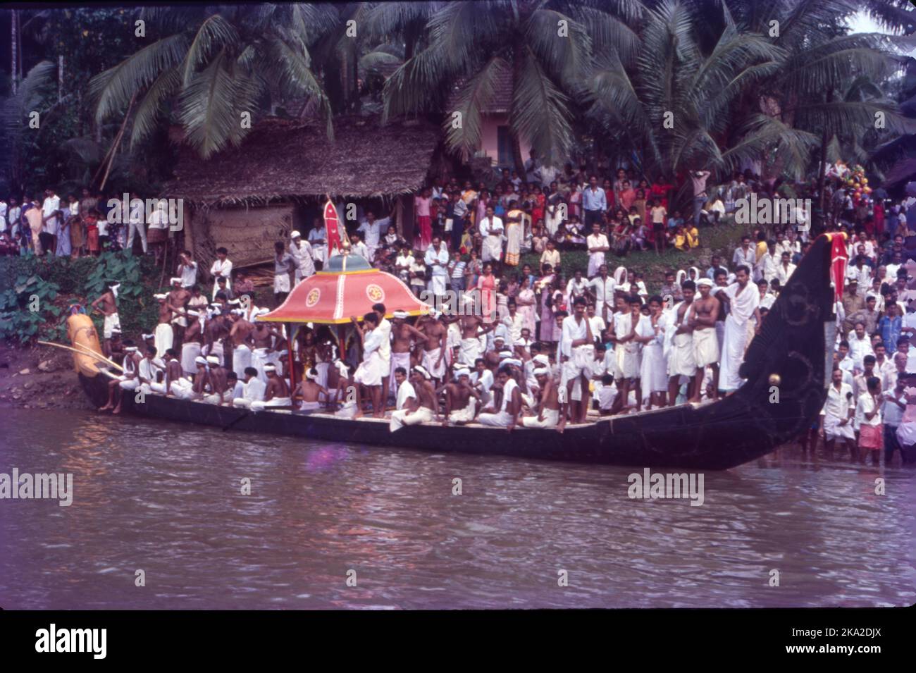 Boat Race at Kerala:- Snake boat race is a traditional boat race in ...