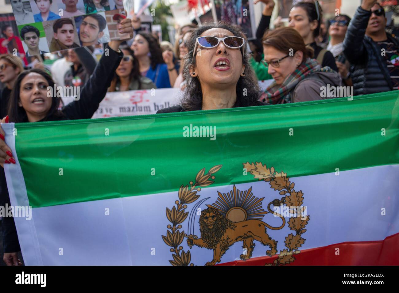 October 31, 2022: Iranian citizens living in Turkey protested the ...