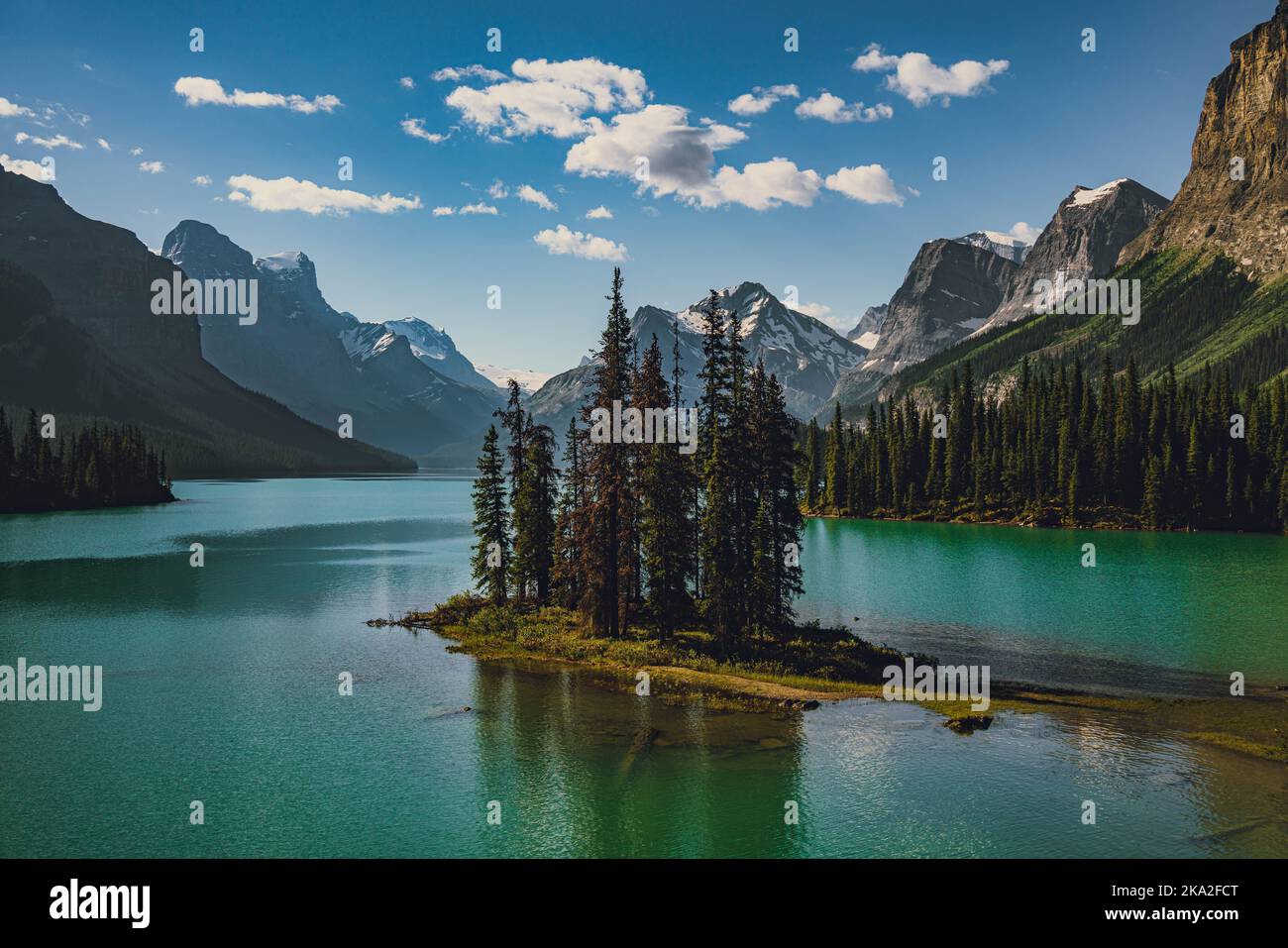 A beautiful nature landscape at the Banff national park Stock Photo - Alamy