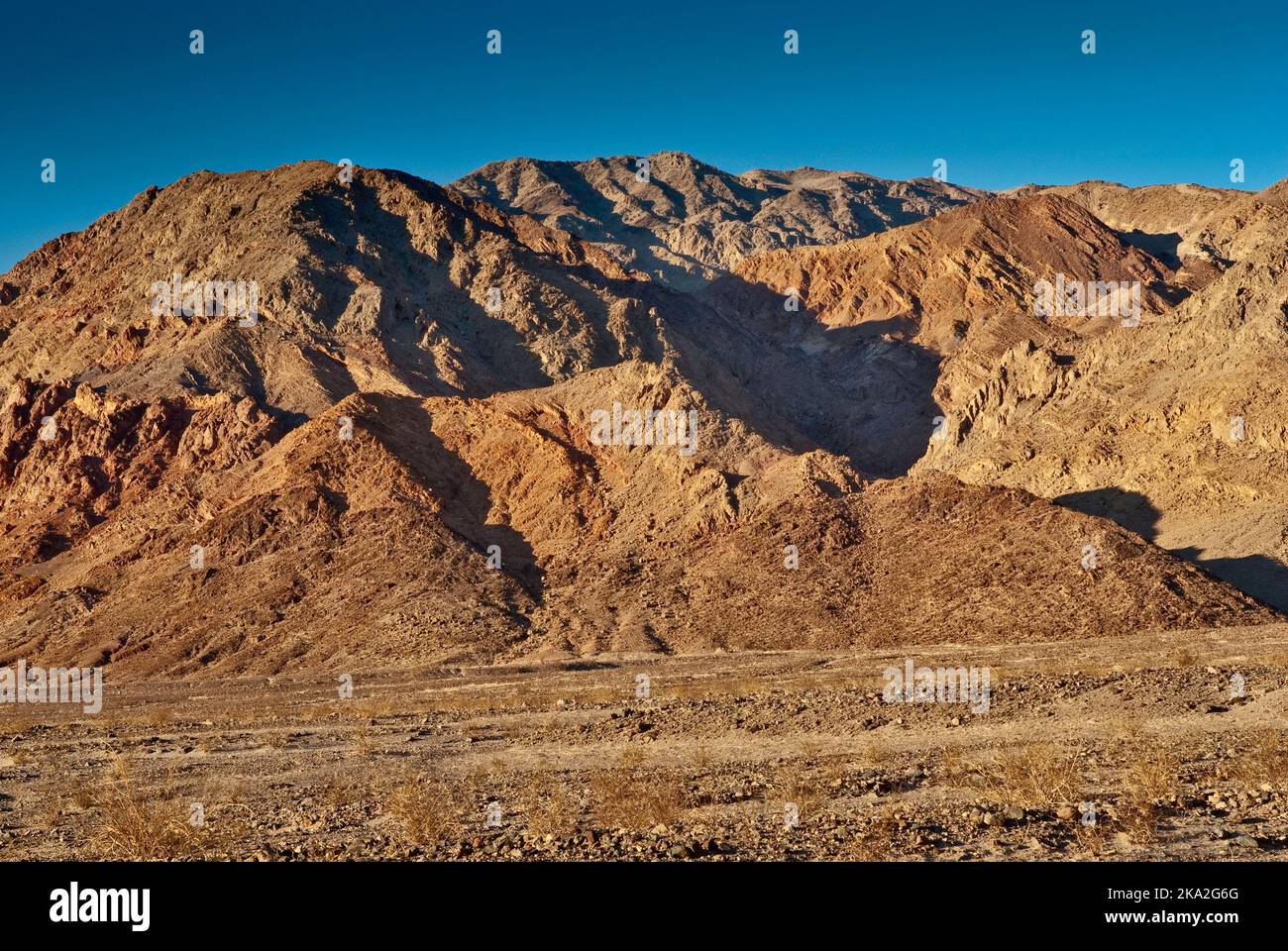 Black Mountains at sunset from Jubilee Pass Road, Mojave Desert, Death ...