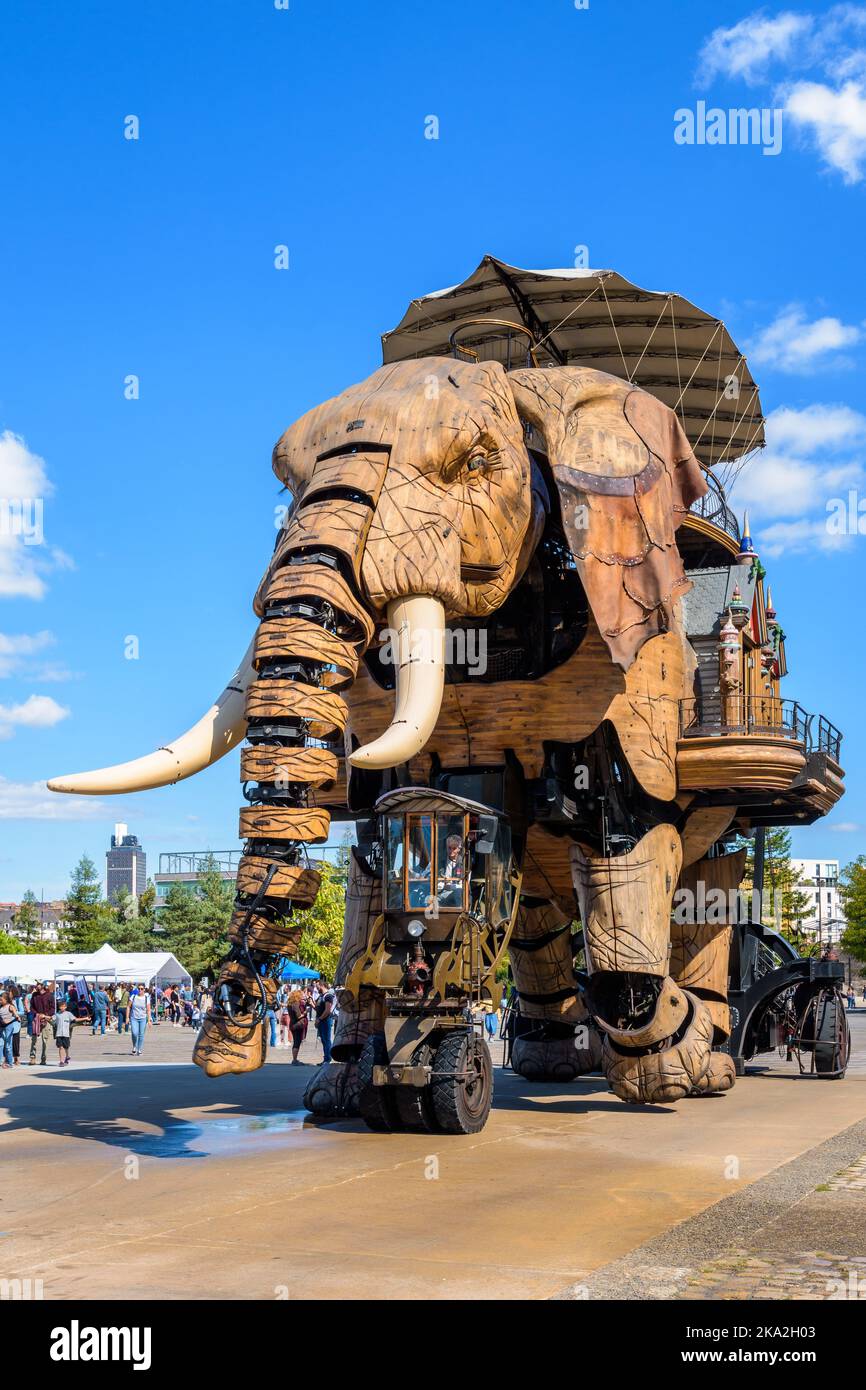 The Great Elephant animated giant puppet, part of the Machines of the ...