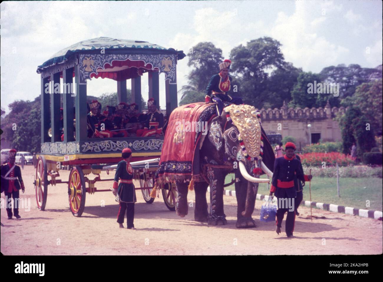 Mysur Dasara:- The Dussehra is celebrated royally in Mysore, Karnataka ...