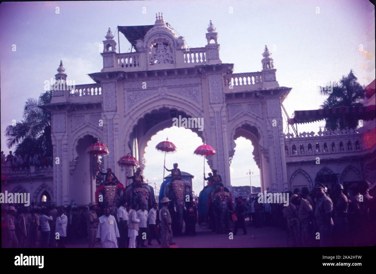 Mysur Dasara:- The Dussehra is celebrated royally in Mysore, Karnataka ...