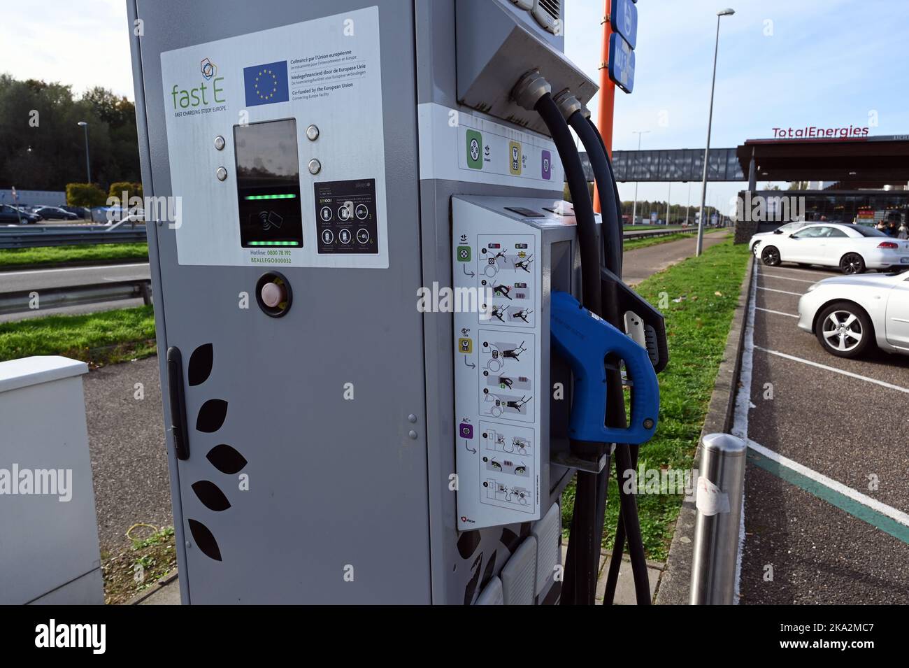 30 October 2022, North Rhine-Westphalia, Aachen: Charging pole for ...