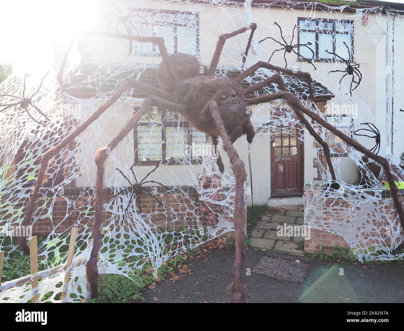 Rainham, Kent, UK. 31th Oct, 2022. A 'spooktacular' Halloween House can ...