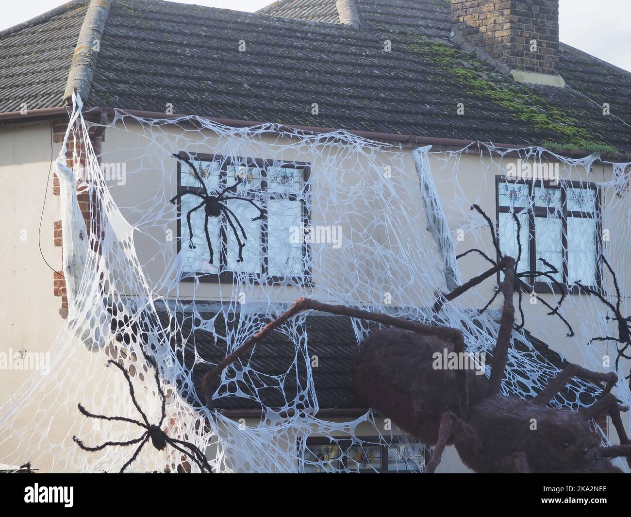 Rainham, Kent, UK. 31th Oct, 2022. A 'spooktacular' Halloween House can ...