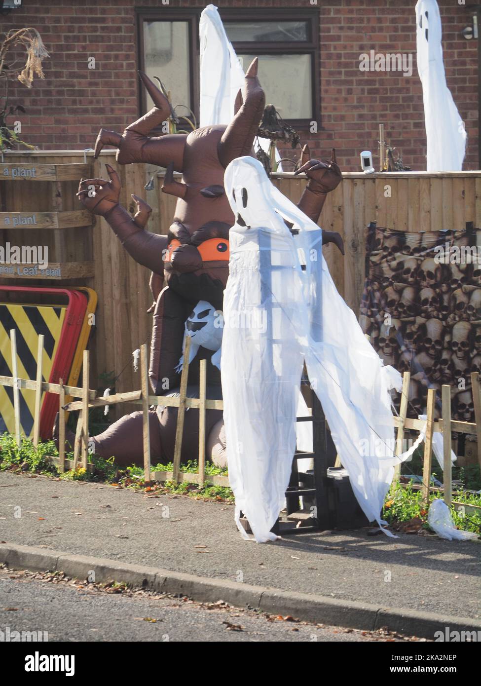 Rainham, Kent, UK. 31th Oct, 2022. A 'spooktacular' Halloween House can ...