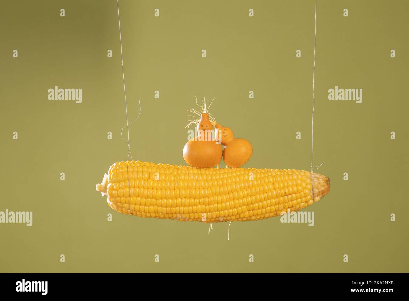 String figures hi-res stock photography and images - Alamy